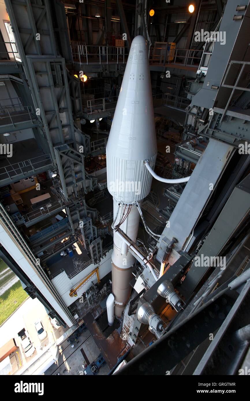 Rocket osiris rex spacecraft prelaunch hi-res stock photography and ...