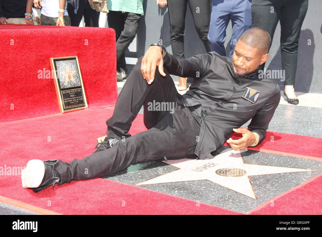 Hollywood, California, USA. 7th Sep, 2016. I15848CHW.USHER Honored With ...