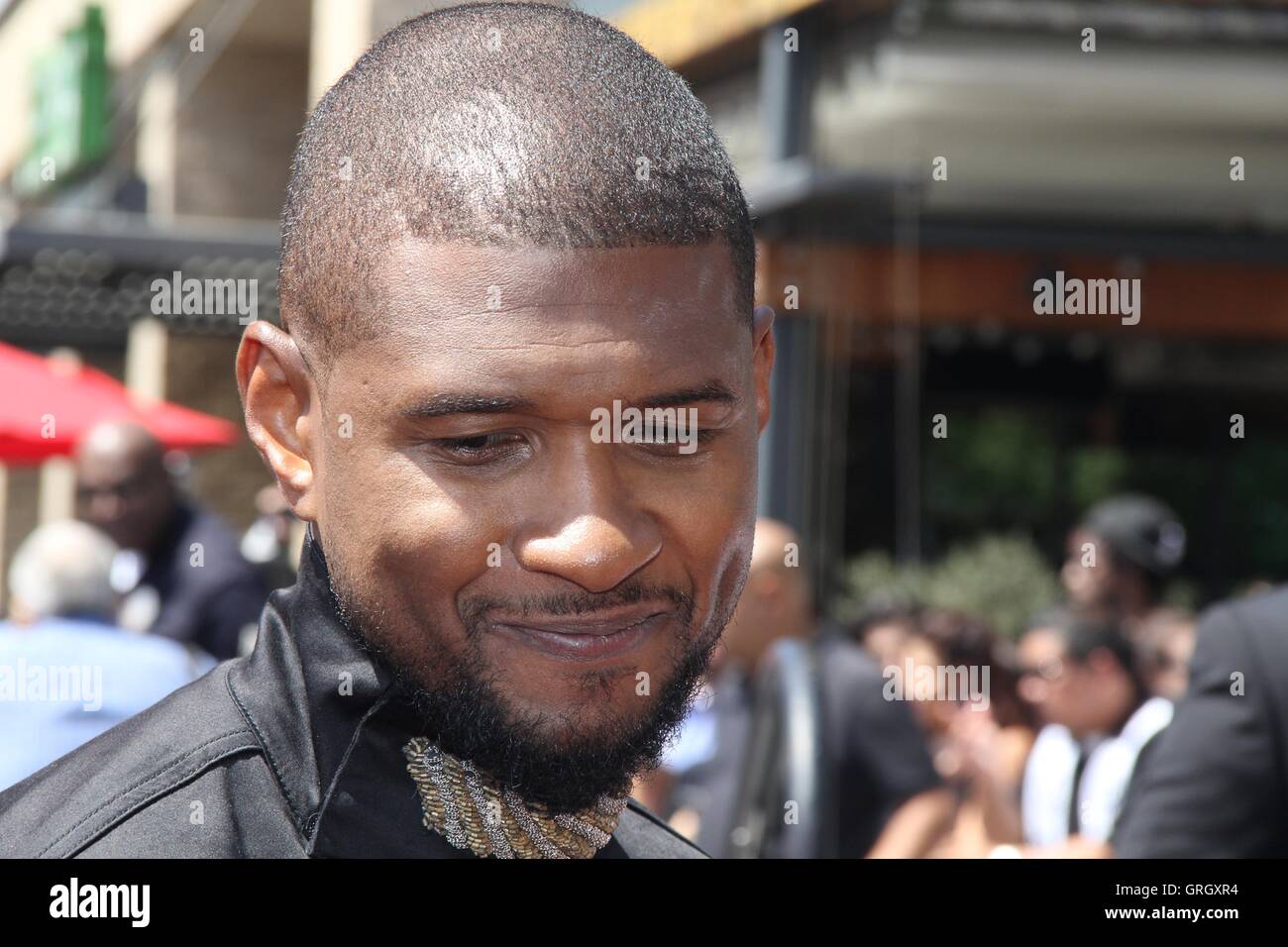 Hollywood, California, USA. 7th Sep, 2016. I15848CHW.USHER Honored With ...
