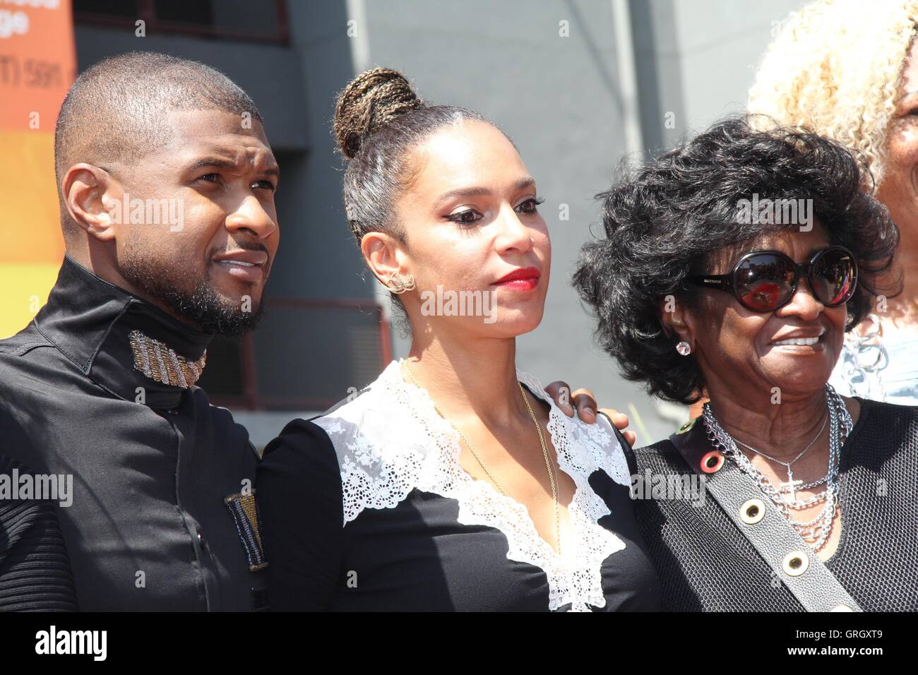 Hollywood, California, USA. 7th Sep, 2016. I15848CHW.USHER Honored With ...