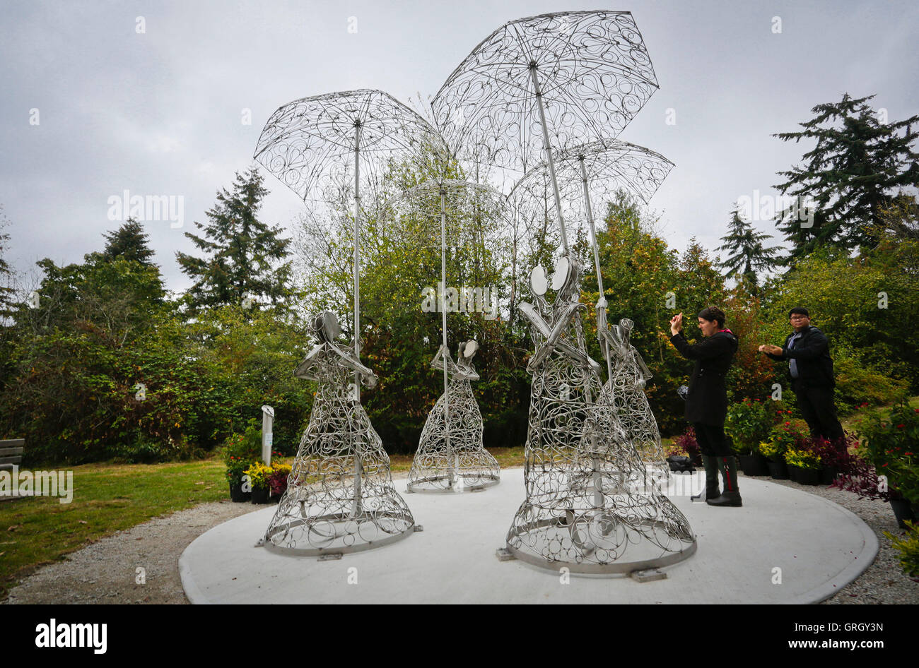 Vancouver, Canada. 7th Sep, 2016. People admire the new love locks ...