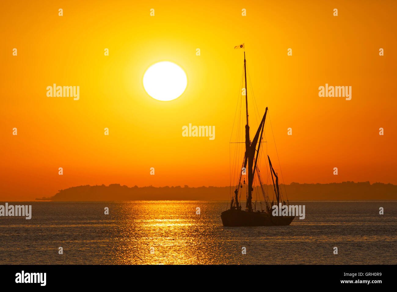 Swale Estuary, Kent, UK. 8th September 2016: UK Weather. A beautiful ...