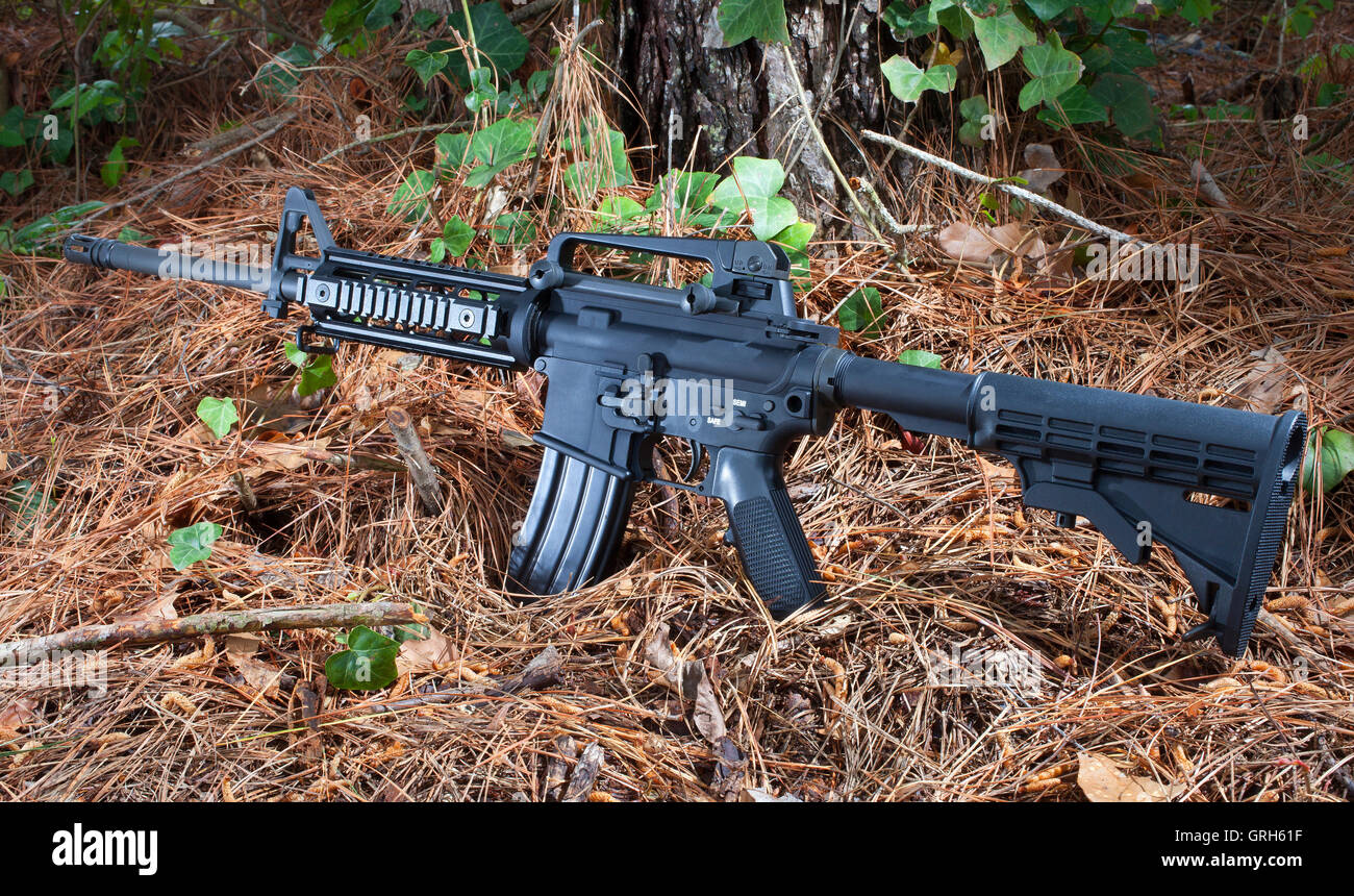 Automatic rifle hi-res stock photography and images - Alamy