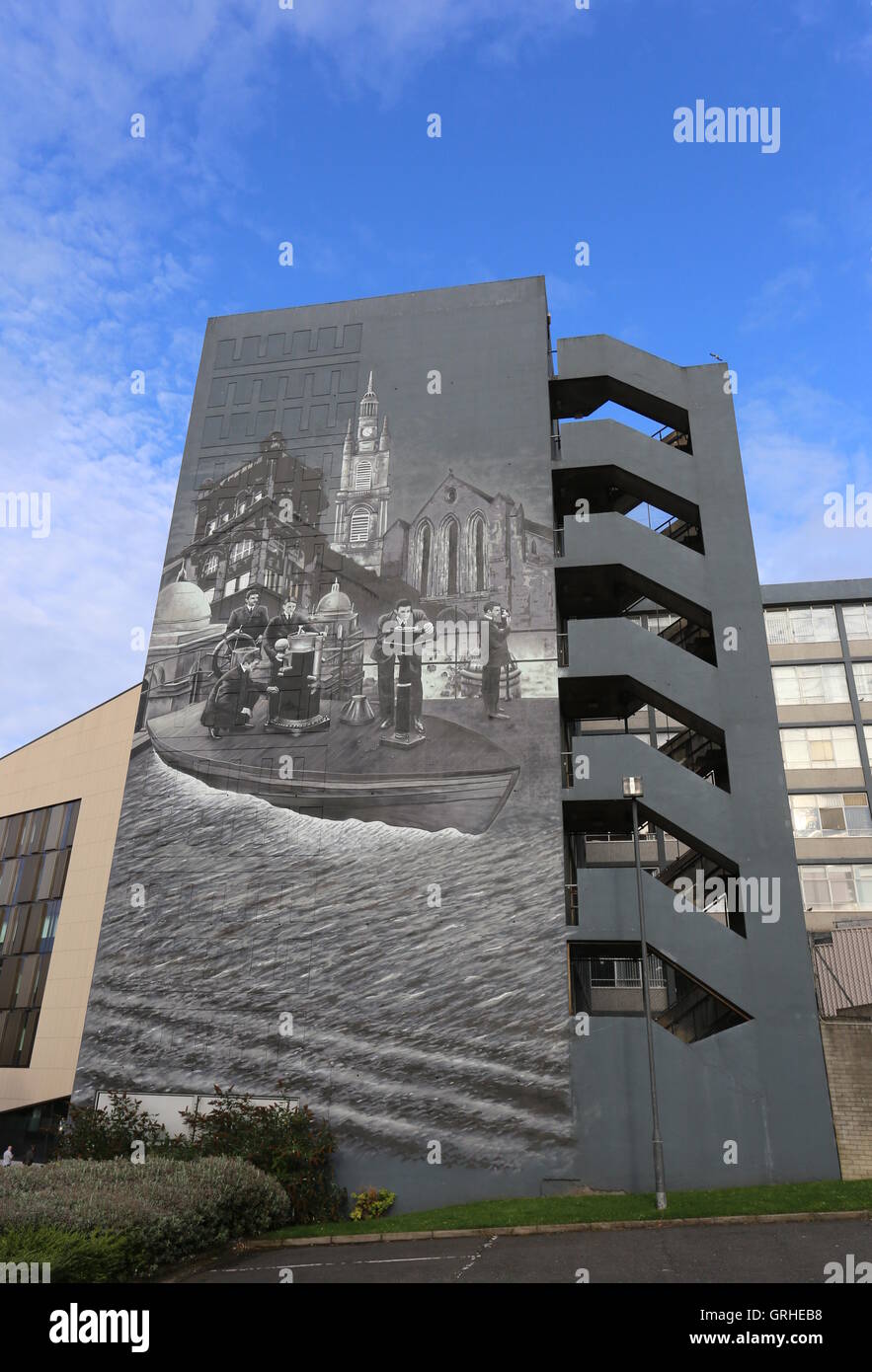 Strathclyde University Wonderwall George Street Gable mural of landship ...