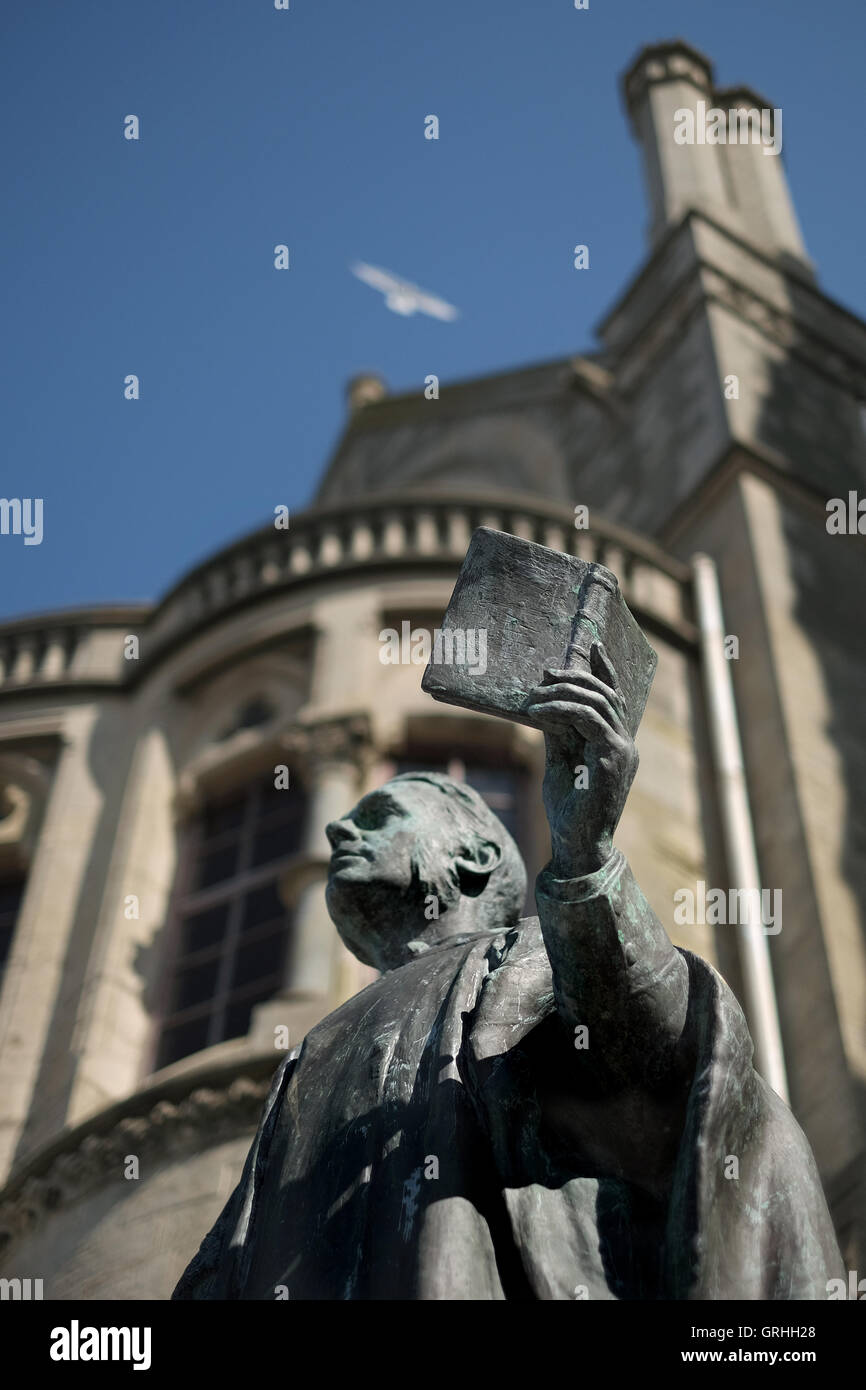 Statue of Thomas Charles Edwardsoutside the Old College, Aberystwyth ...