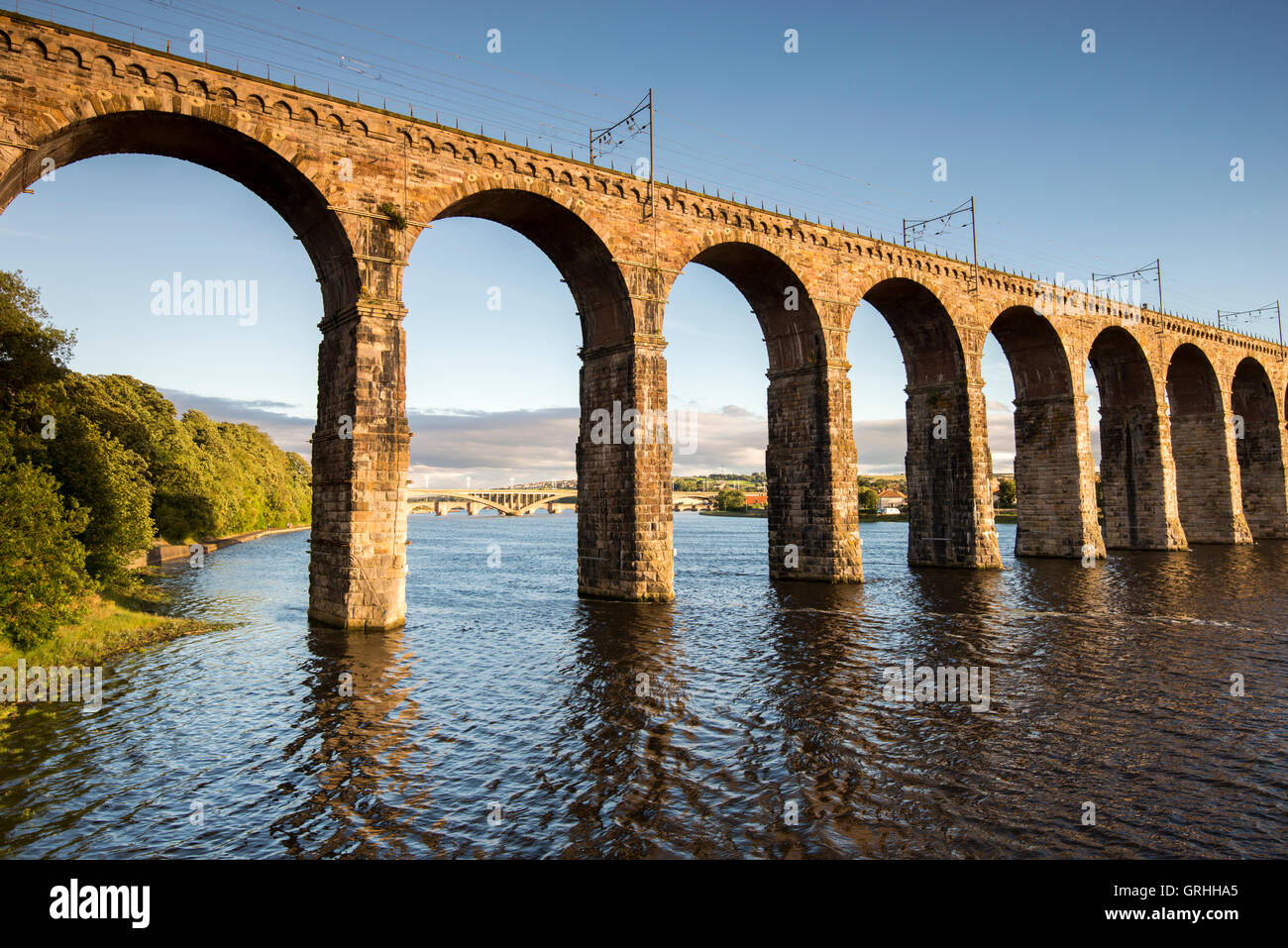 Berwick viaduct hi-res stock photography and images - Alamy