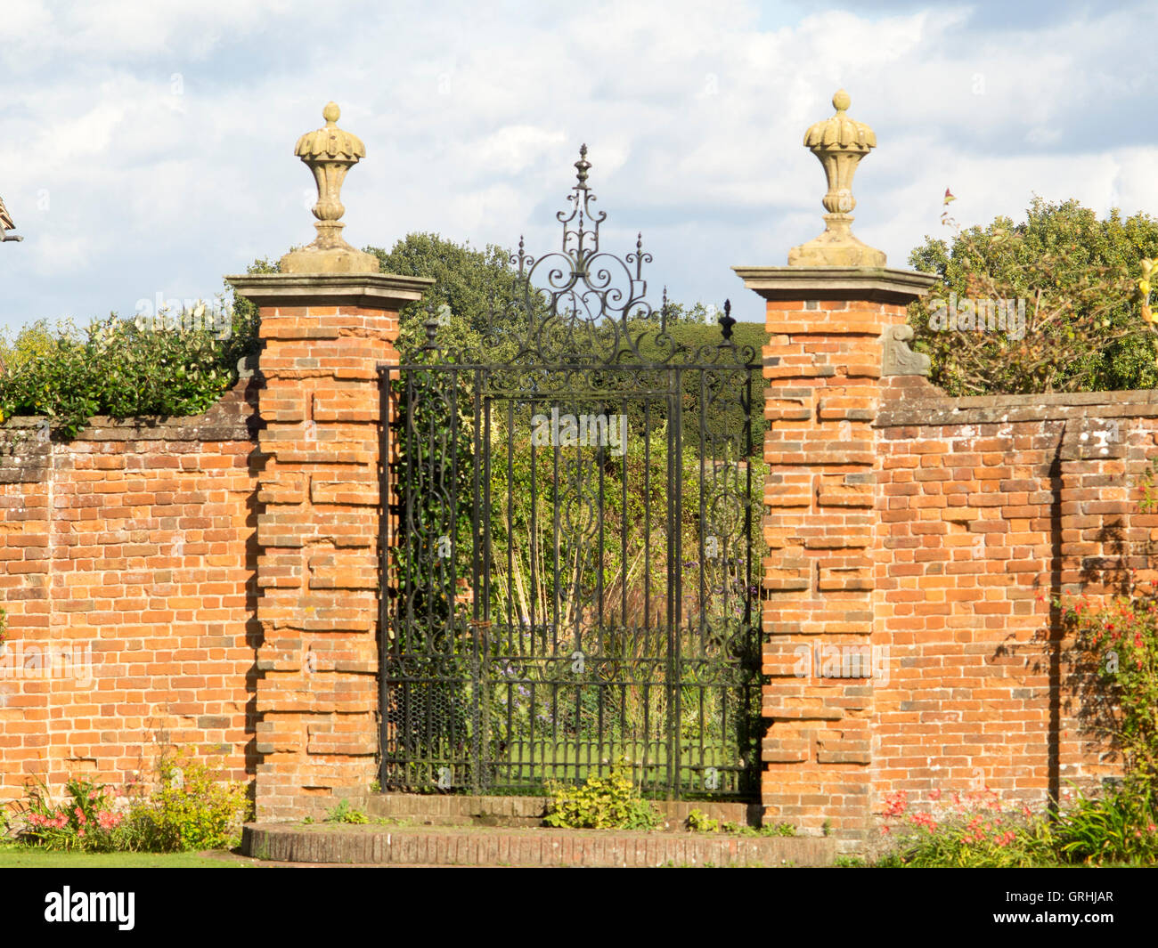 packwood house estate grounds stately home uk gb warwickshire midlands ...