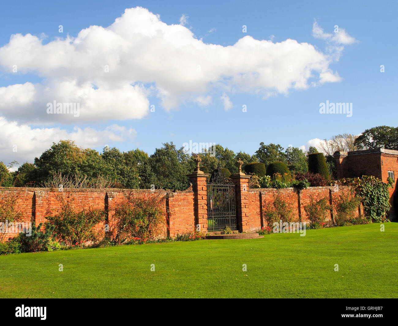 packwood house estate grounds stately home uk gb warwickshire midlands ...