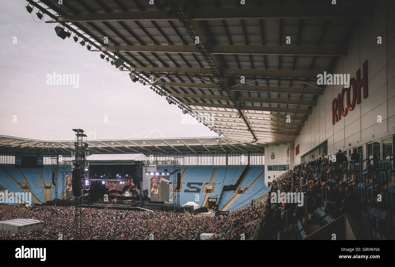 Bruce Springsteen performs at MTV concert at the Ricoh Arena in ...