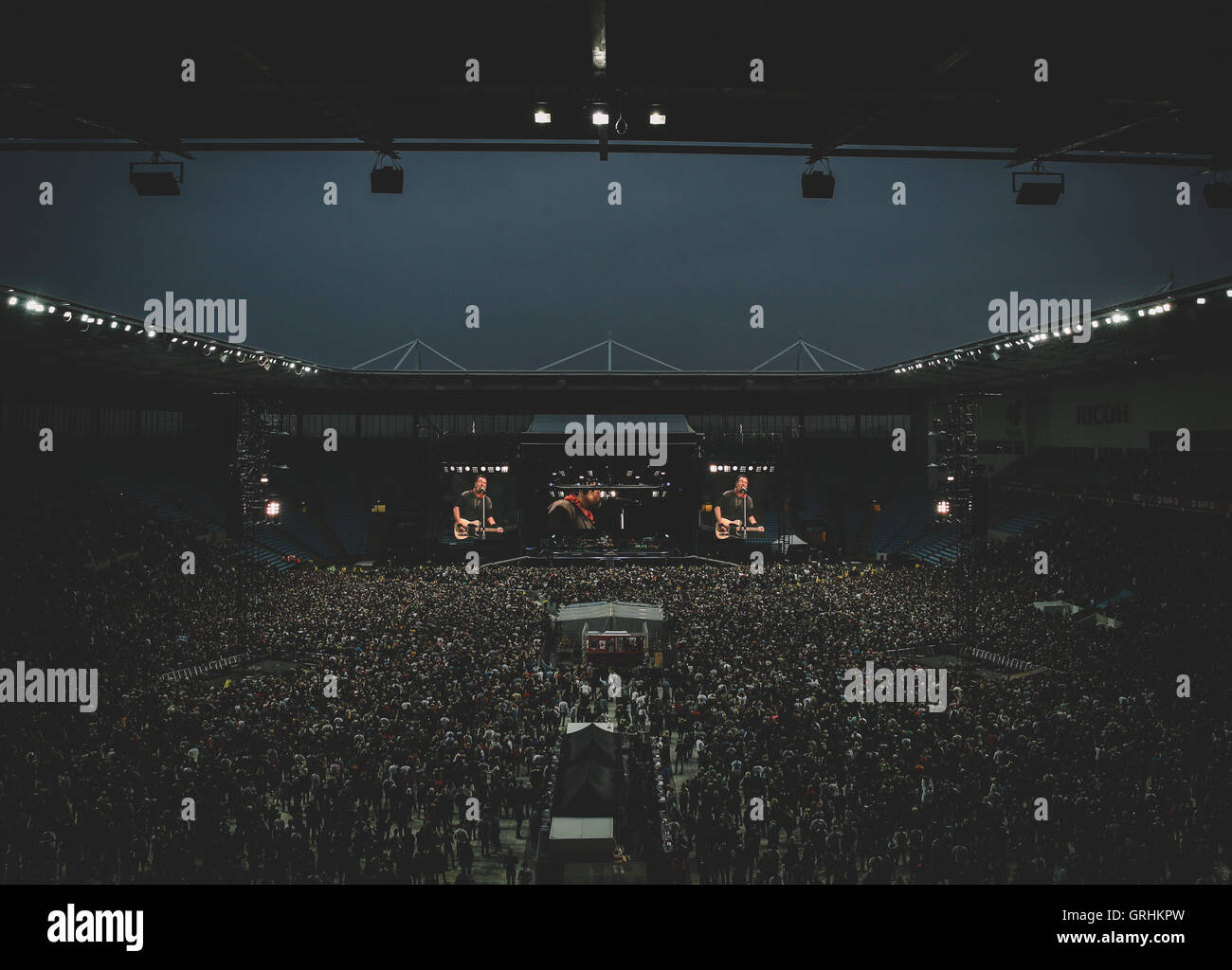 Bruce Springsteen performs at MTV concert at the Ricoh Arena in ...
