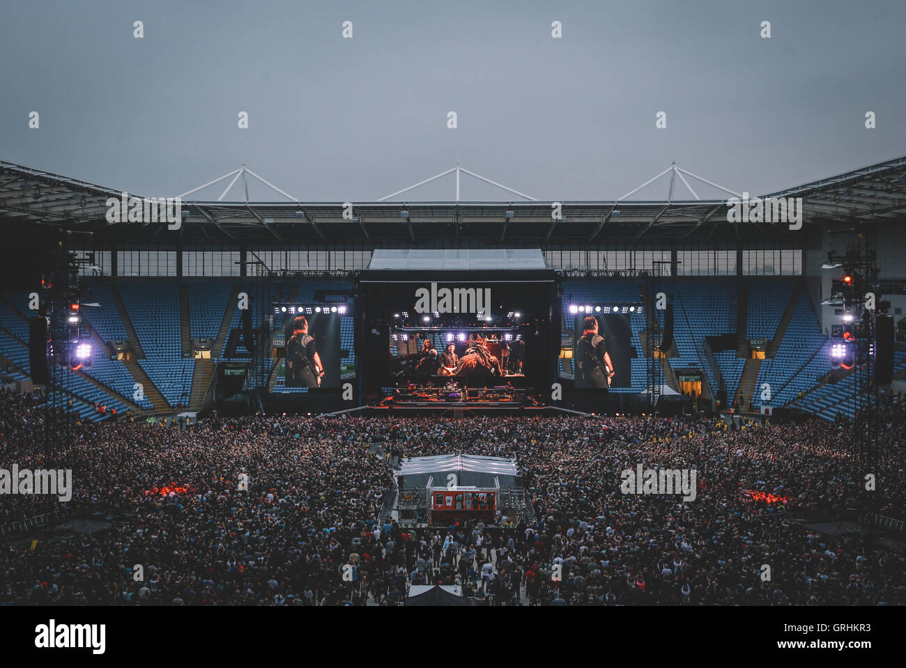 Bruce Springsteen performs at MTV concert at the Ricoh Arena in ...