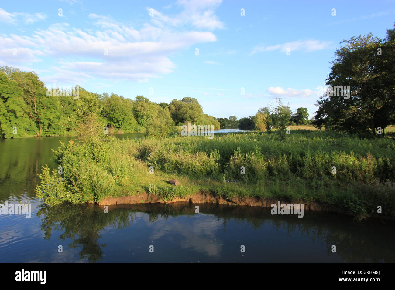 River Thames, Iffley, Oxfordshire, England Stock Photo - Alamy