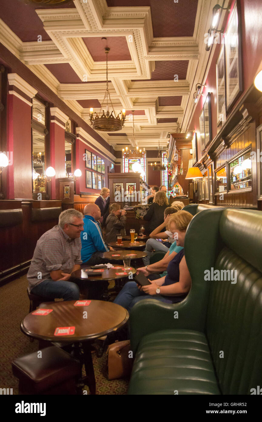 Pub posada hi-res stock photography and images - Alamy