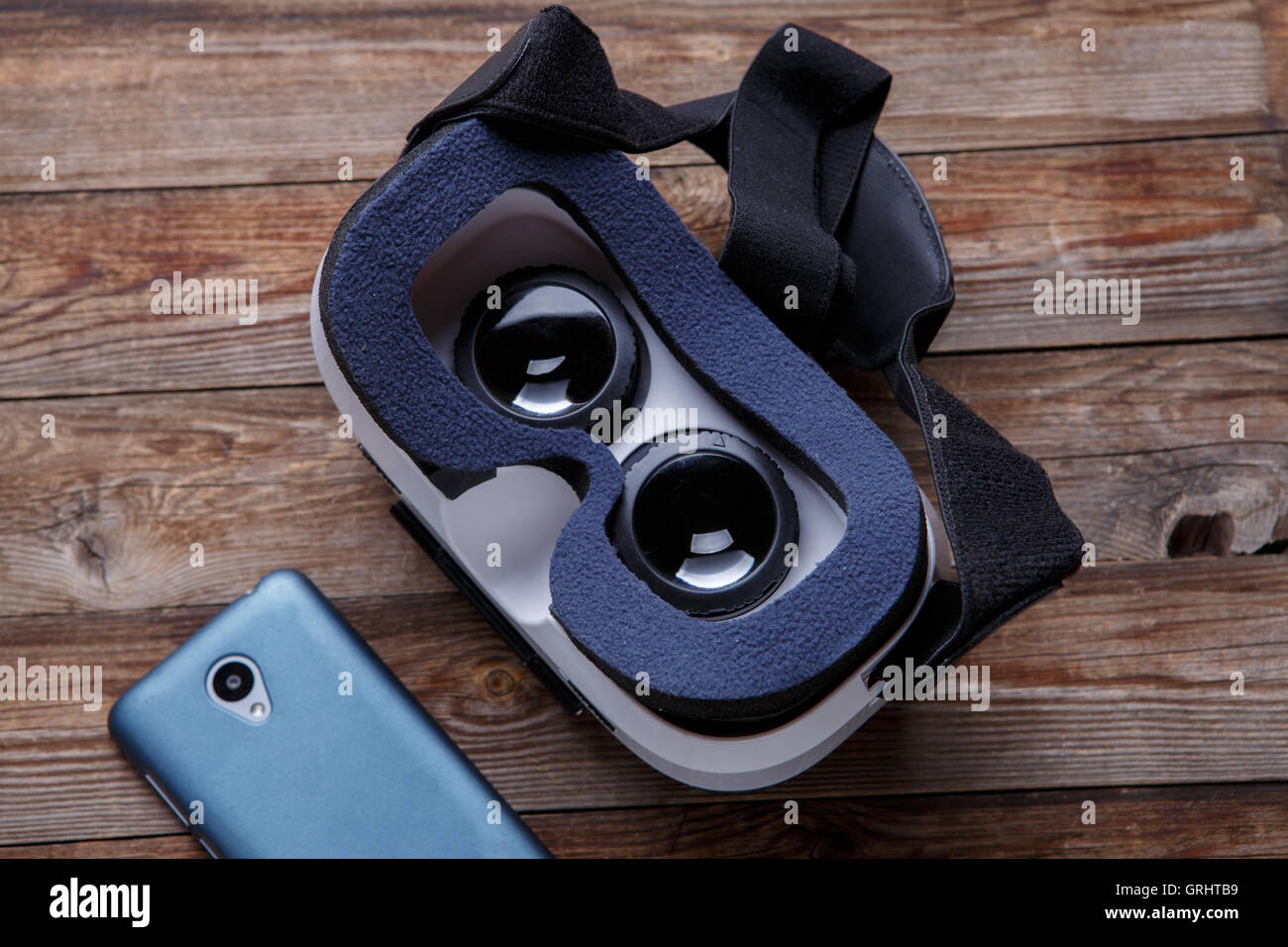 Vr device play video inside hi-res stock photography and images - Alamy
