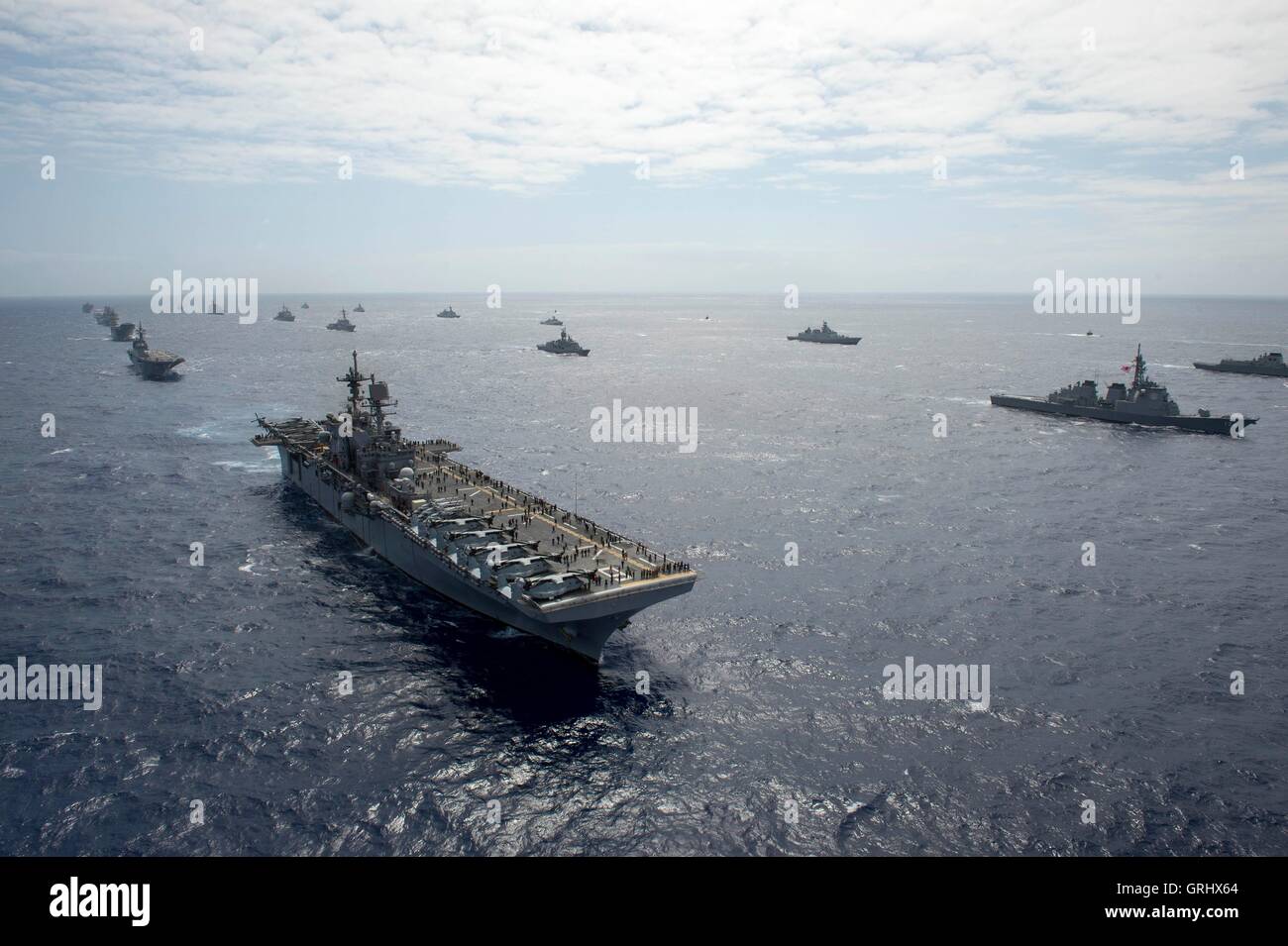 U s navy amphibious assault ship hi-res stock photography and images ...