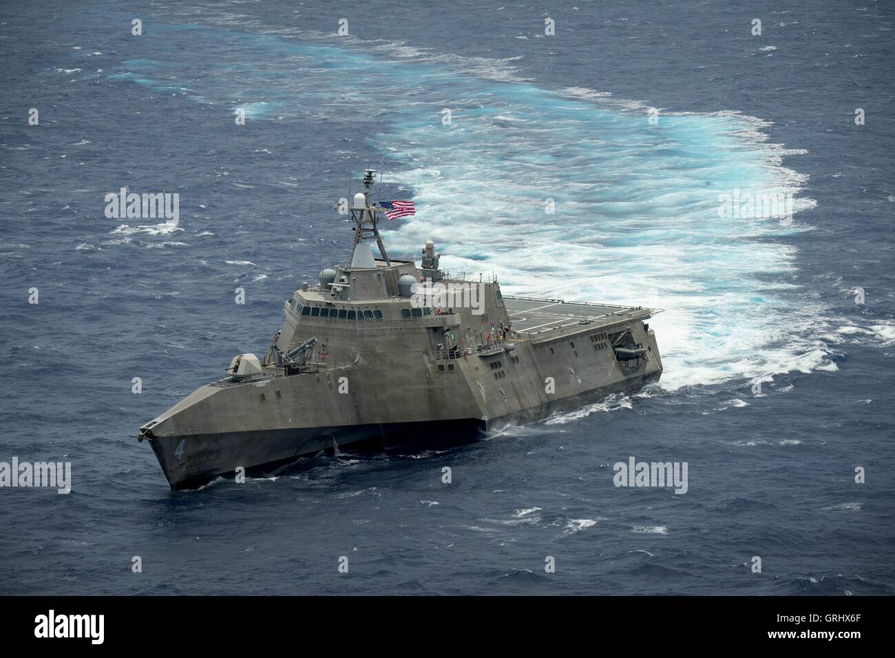 Warship exercises pacific formation hi-res stock photography and images ...