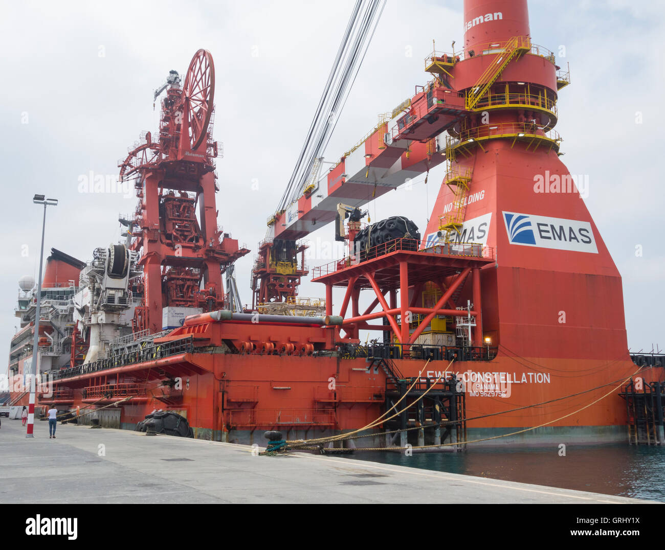 Pipelay Ship High Resolution Stock Photography and Images - Alamy