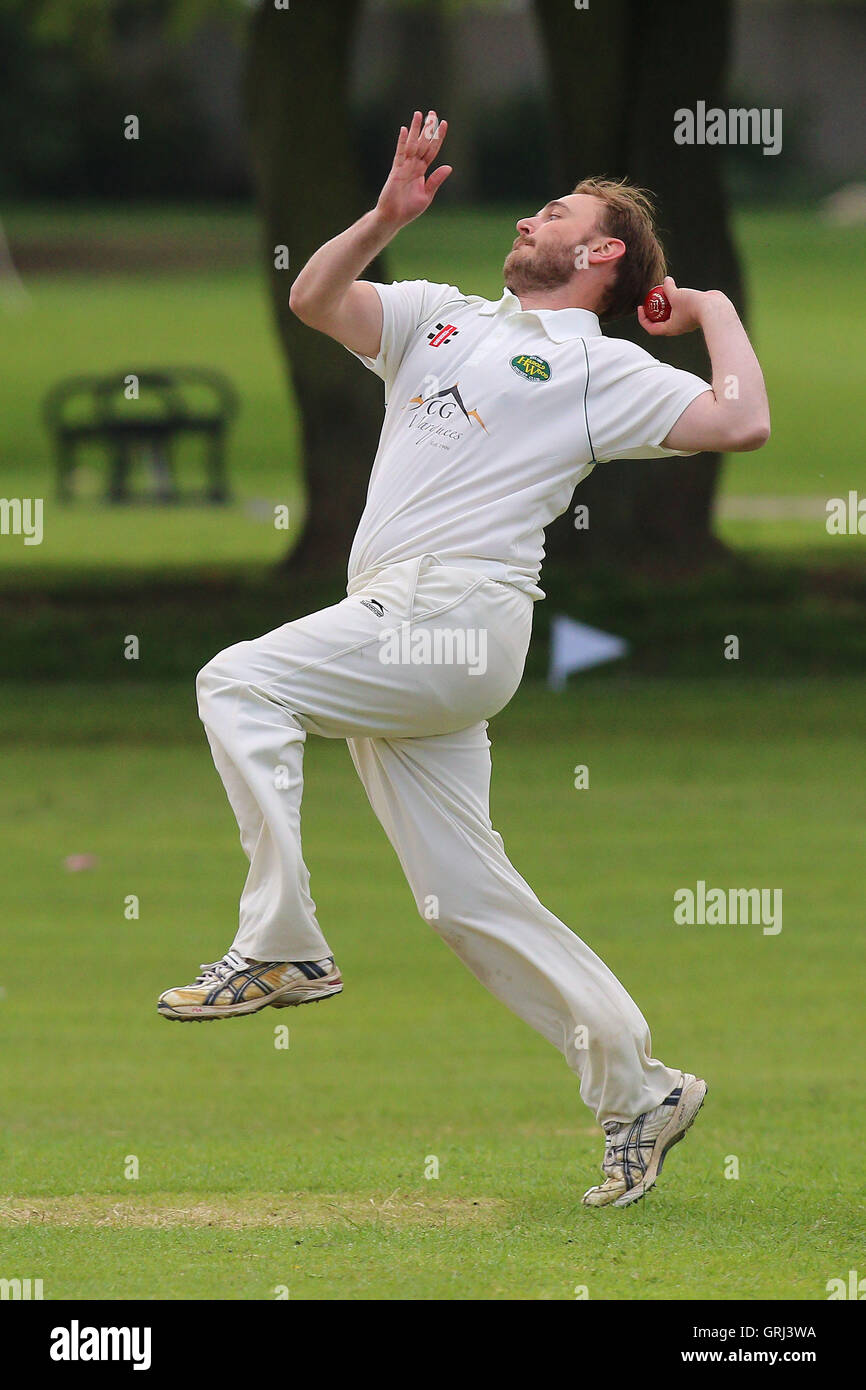 Richard Brabner in bowling action for Harold Wood during Harold Wood CC ...