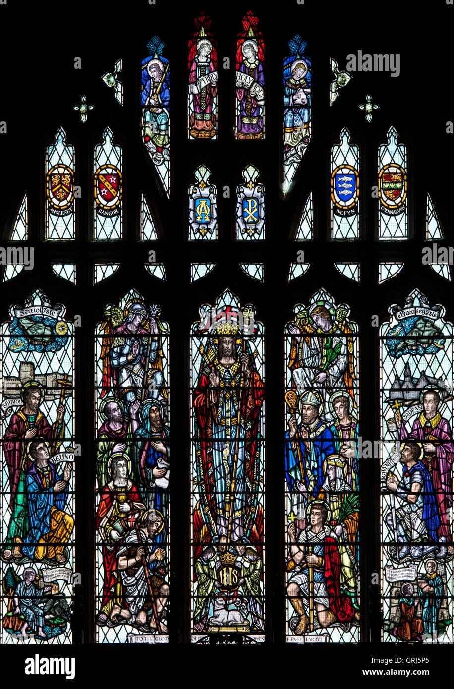 St david stained glass window hi-res stock photography and images - Alamy