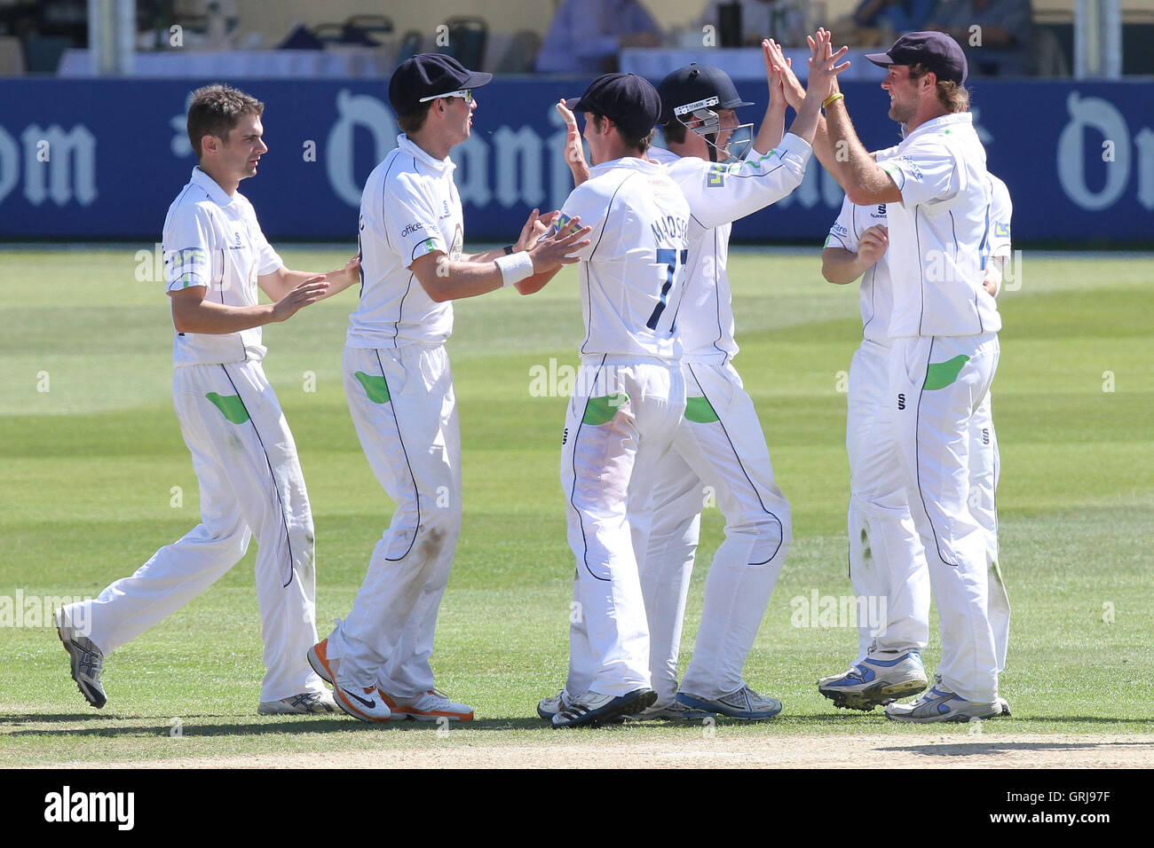 Celebrations for Derbyshire as Tom Craddock is run out - Essex CCC vs ...