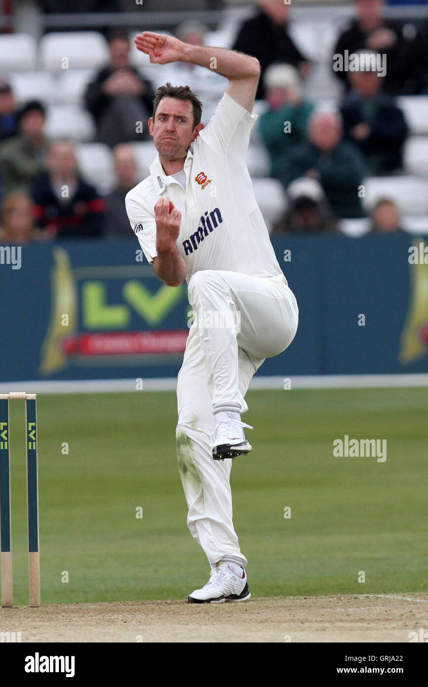 David Masters in bowling action for Essex - Essex CCC vs ...