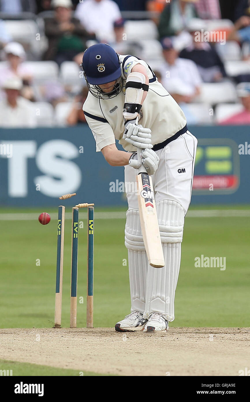 David Balcombe of Hampshire is bowled out by Graham Napier - Essex CCC ...