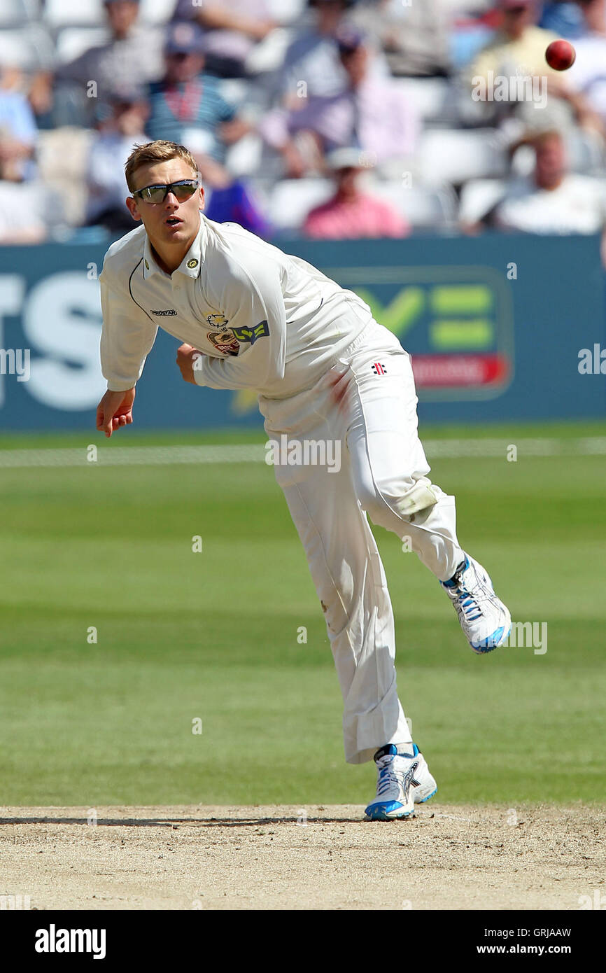 Danny Briggs of Hampshire in bowling action - Essex CCC vs Hampshire ...