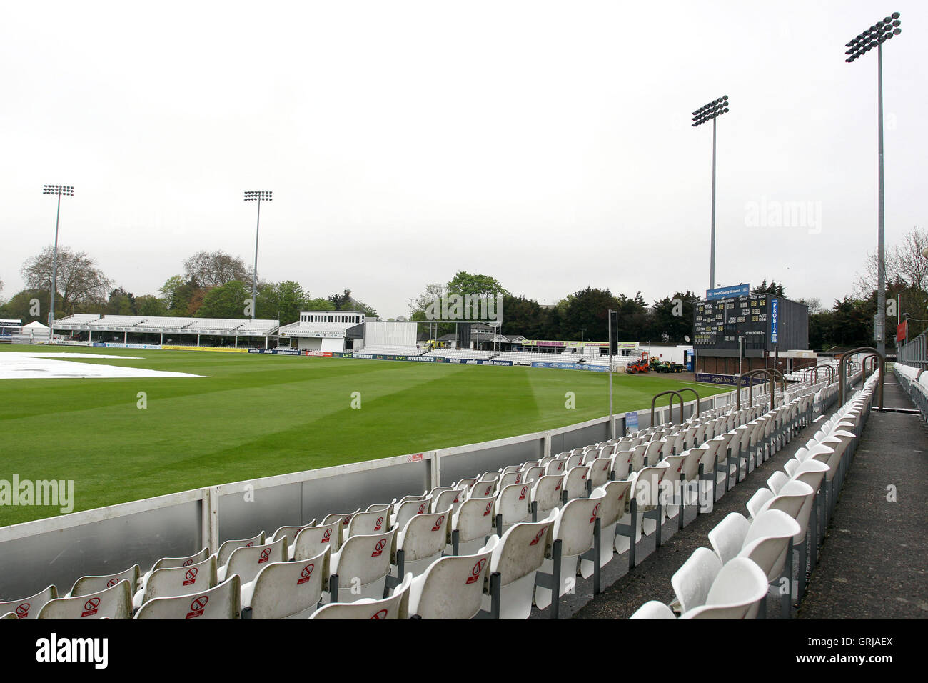 Empty seats as the start of play is delayed - Essex CCC vs Kent CCC ...