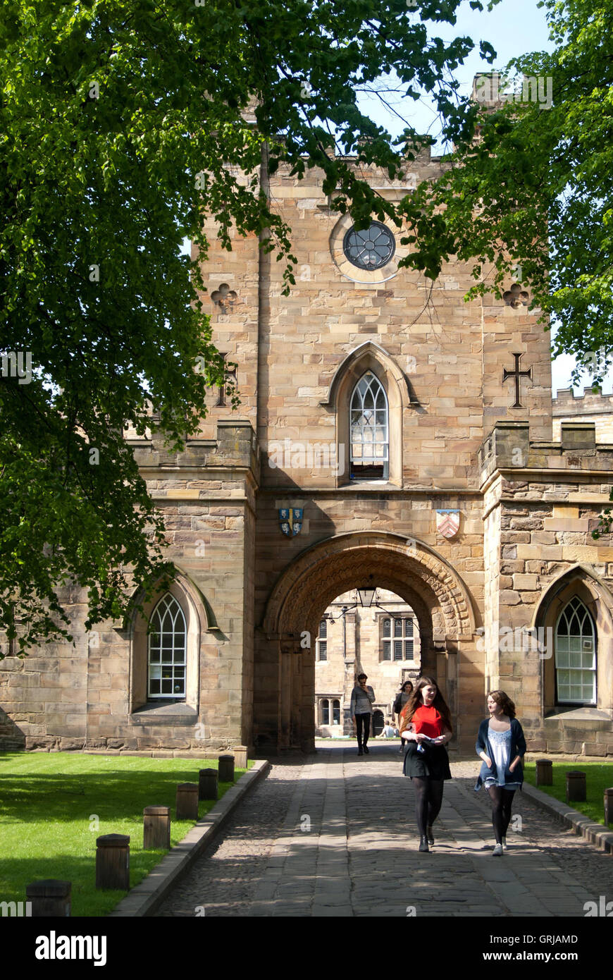 Students walking through entrance to Durham Castle Stock Photo - Alamy