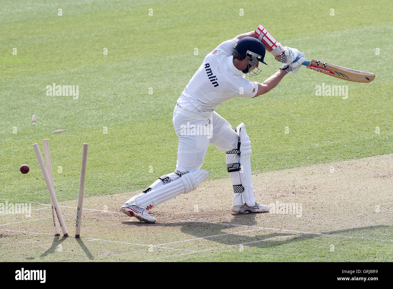 Jaik Mickleburgh of Essex is bowled out by Stuart Meaker - Essex CCC vs ...