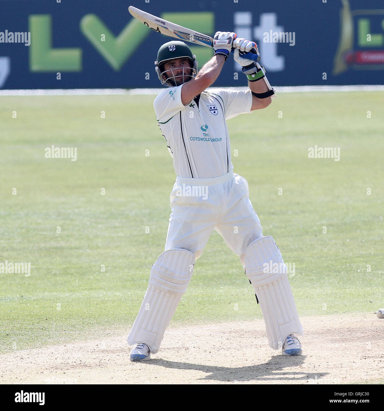 Ben Scott hits six runs for Worcestershire - Essex CCC vs ...