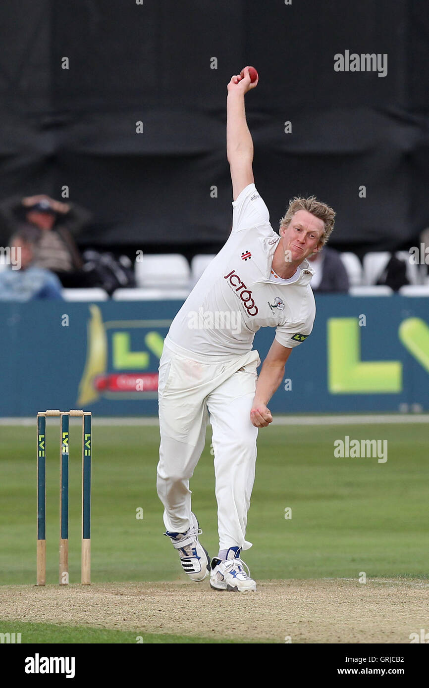 Steve Patterson in bowling action for Yorkshire - Essex CCC vs ...