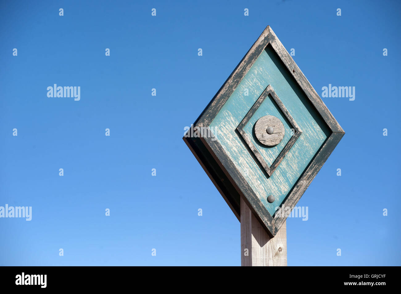 Diamond shaped sign hi-res stock photography and images - Alamy