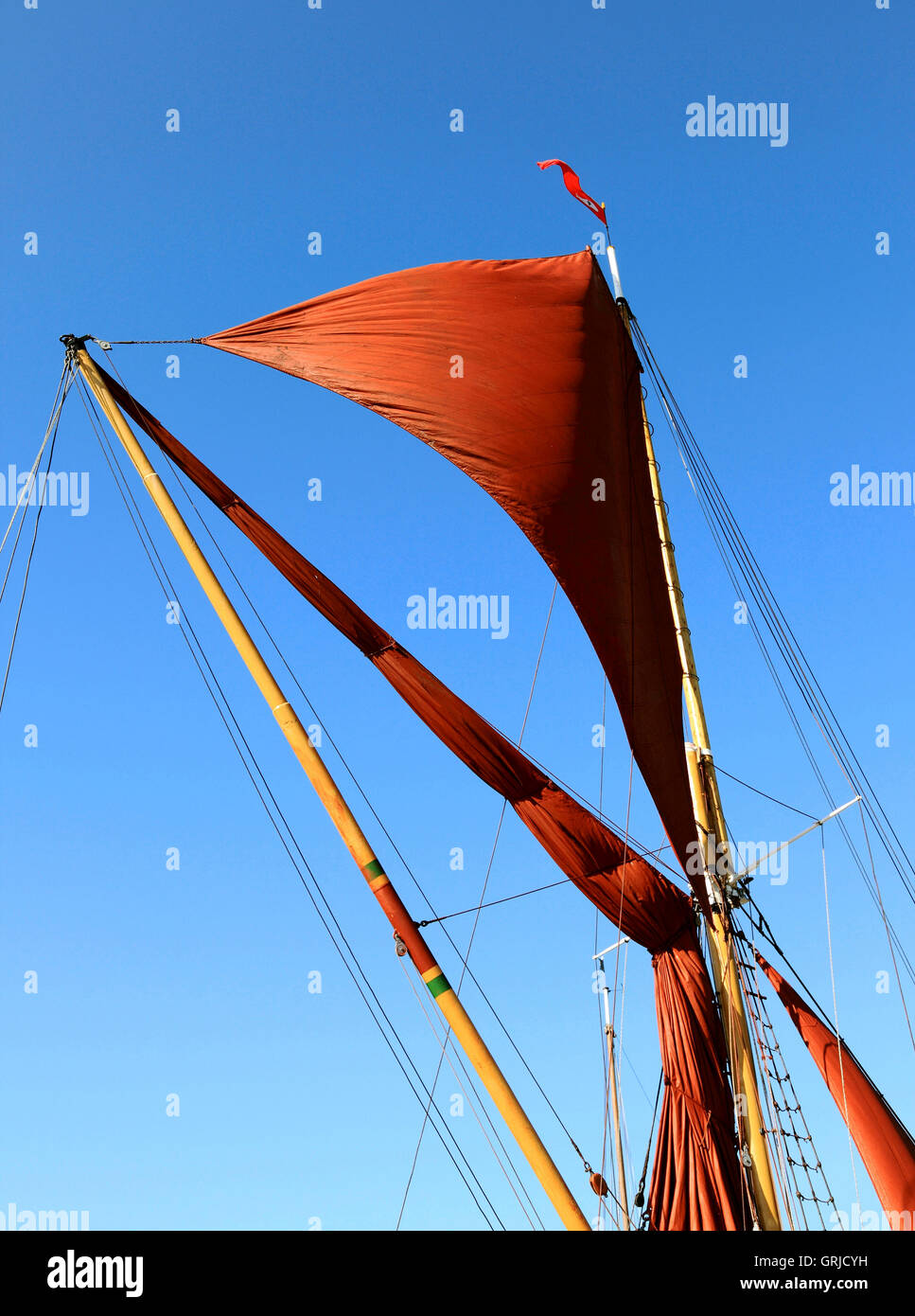 Thames Barge rigging, Faversham Creek, Kent, UK Stock Photo - Alamy