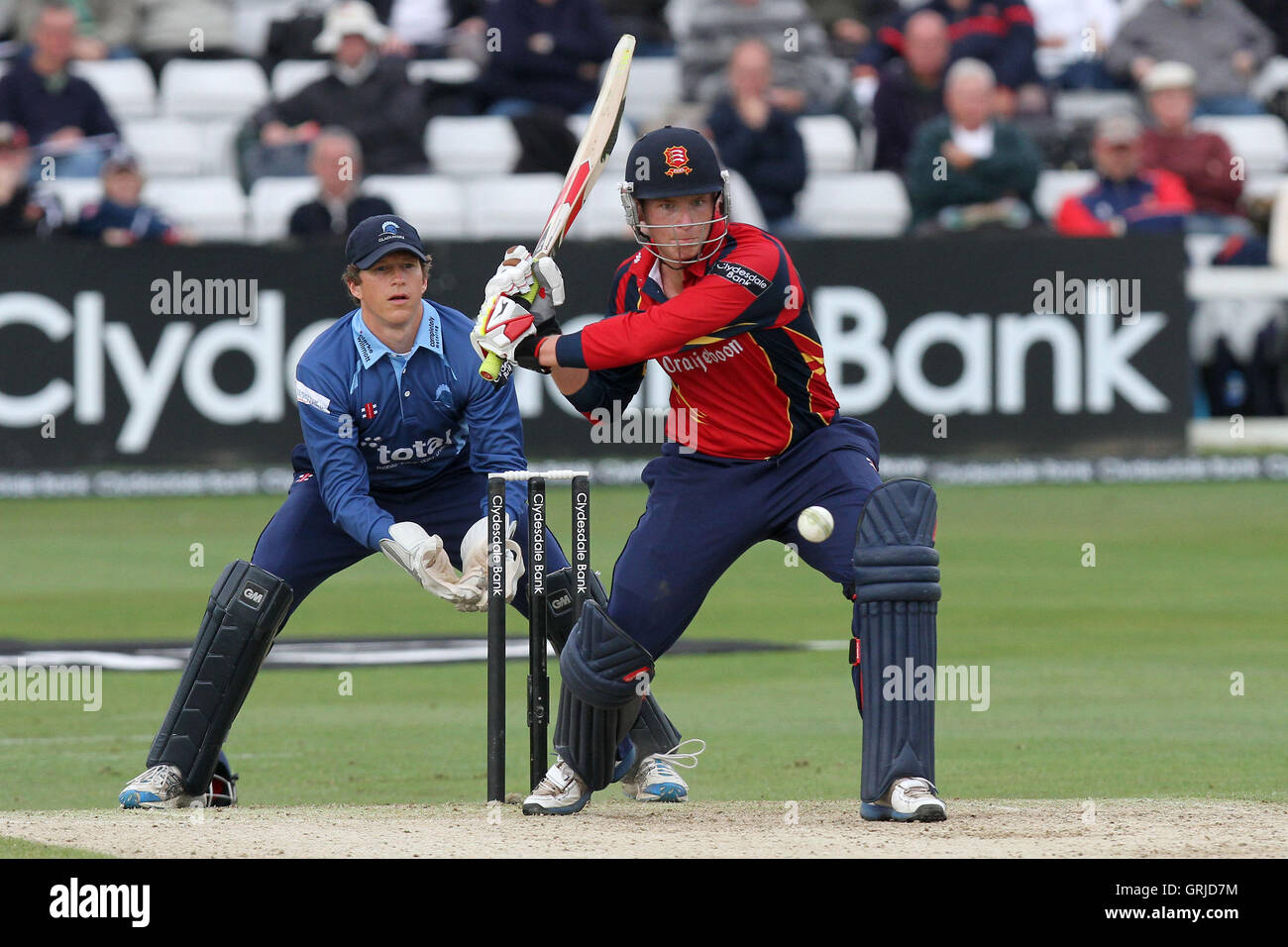 Cricket jonathan batty action hi-res stock photography and images - Alamy
