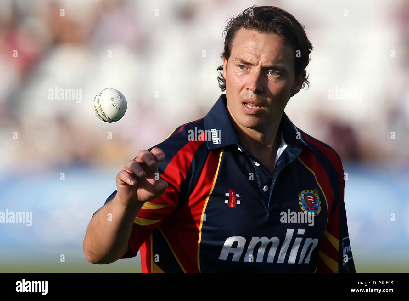 Graham Napier of Essex in bowling action - Essex Eagles vs Middlesex ...