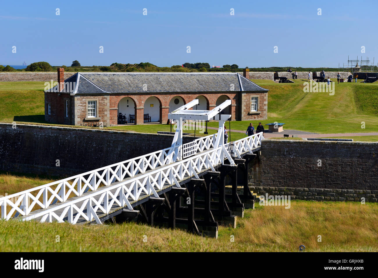 Ravelin Guardhouse (visitor centre) with Principle Bridge in foreground ...