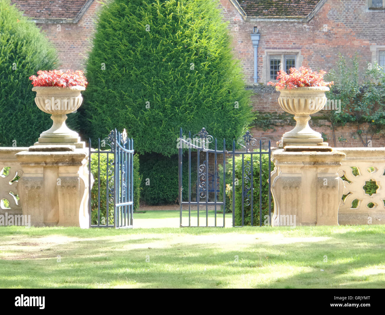 stately home gardens Stock Photo - Alamy