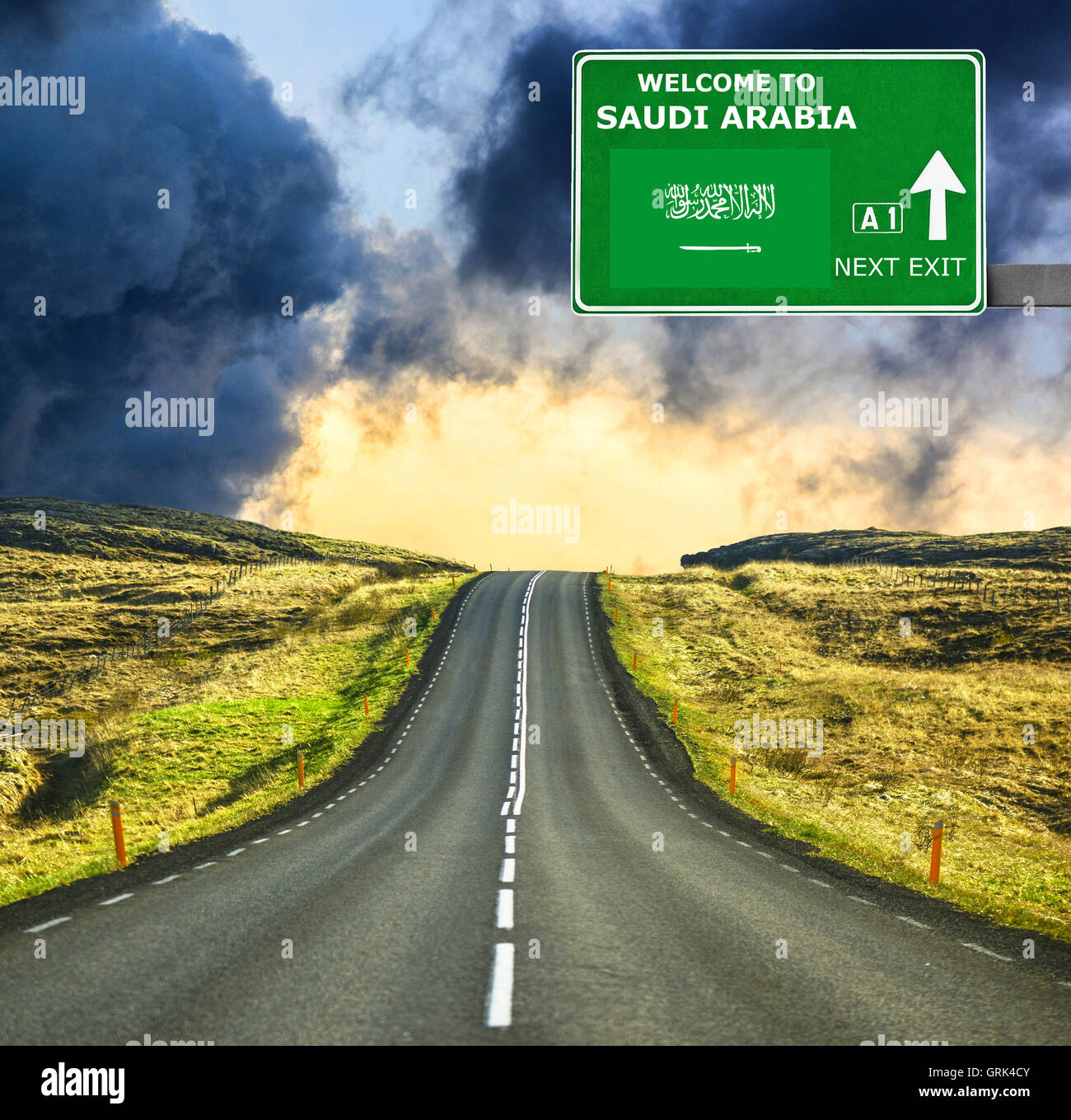 Saudi arabia highway sign hi-res stock photography and images - Alamy