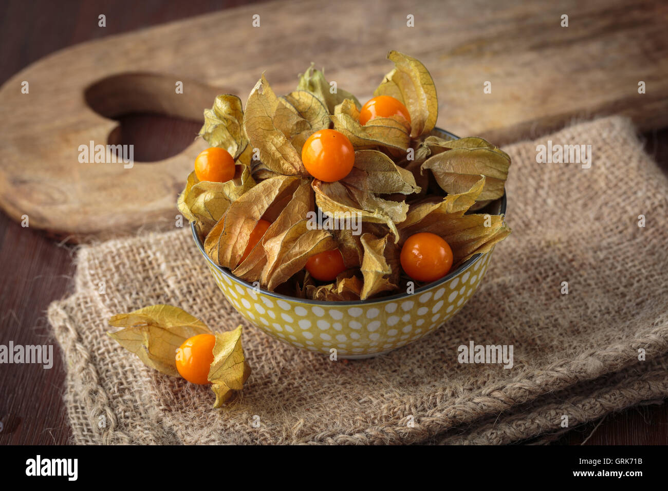 Fresh cape gooseberries for an healthy nutrition Stock Photo - Alamy