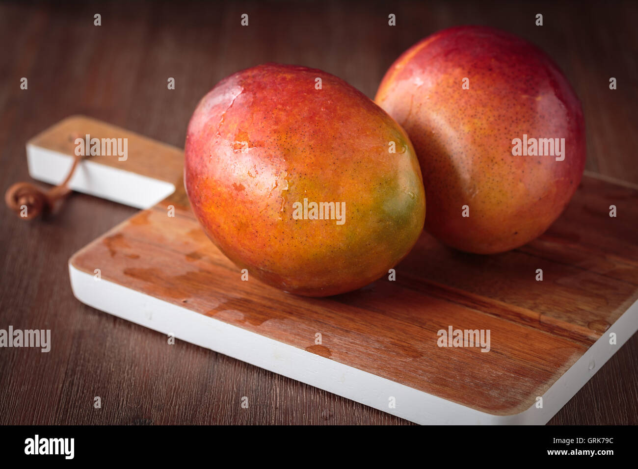 Fresh raw mango fruit for an healthy nutrition Stock Photo - Alamy