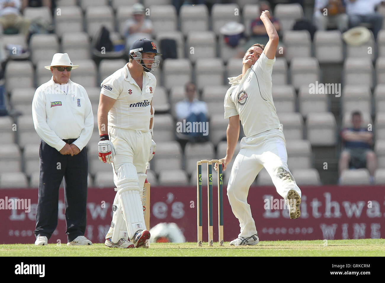 David Griffiths in bowling action for Hampshire - Hampshire CCC vs ...