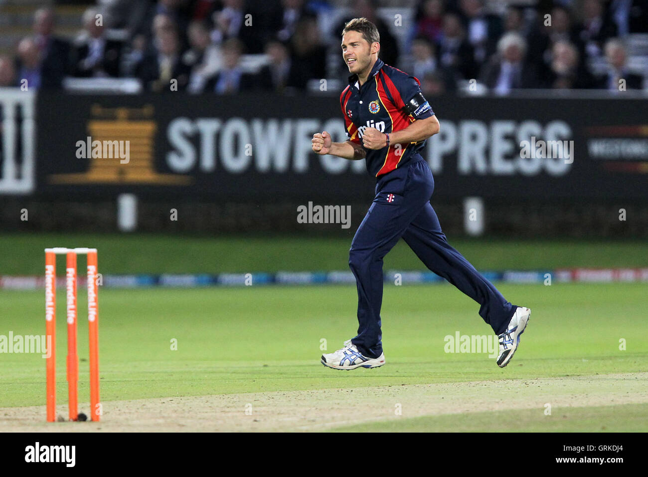 Greg Smith celebrates the wicket of John Simpson - Middlesex Panthers ...