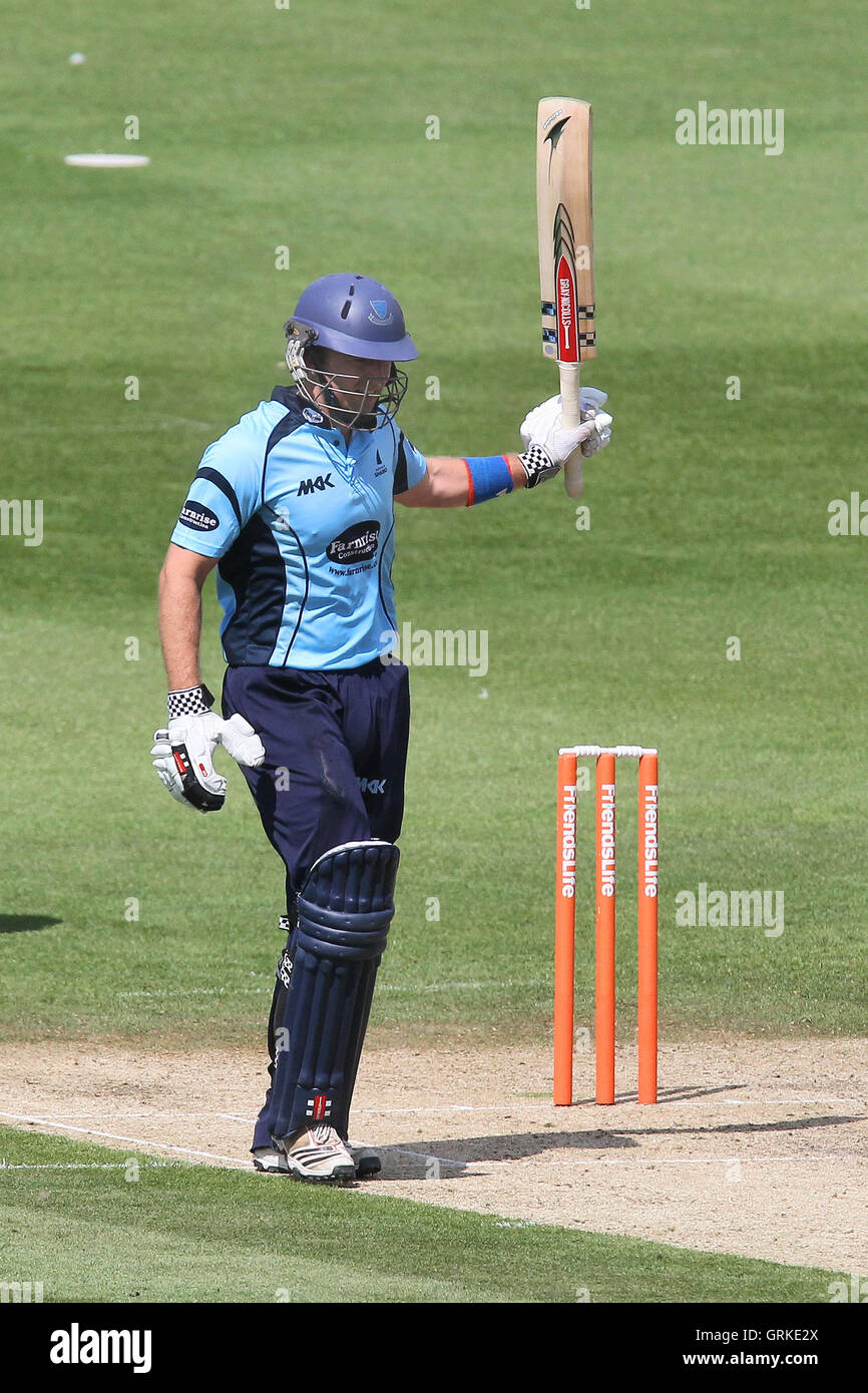 Chris Nash acknowledges scoring 50 runs for Sussex - Sussex Sharks vs ...