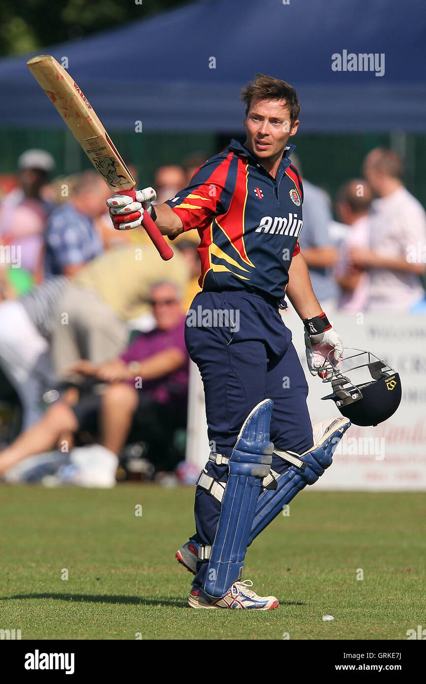 Graham Napier of Essex acknowledges the crowd as he leaves the field ...