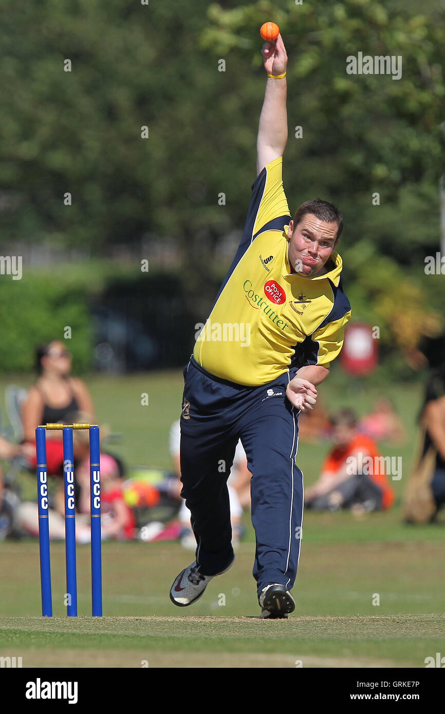 Alan Ison in bowling action for Upminster - Upminster CC vs Essex CCC ...