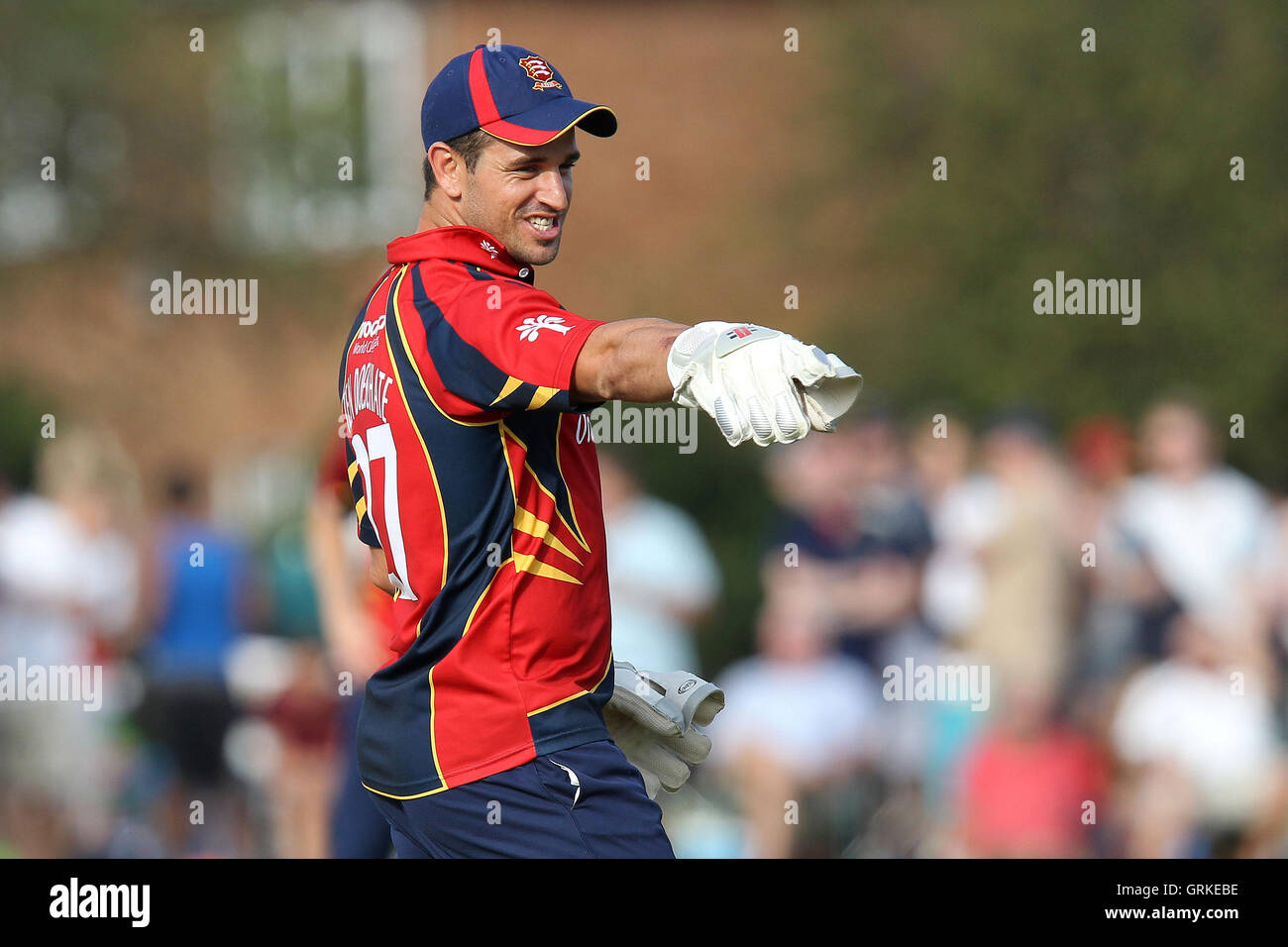 Ryan ten Doeschate in wicket keeping action for Essex - Upminster CC vs ...