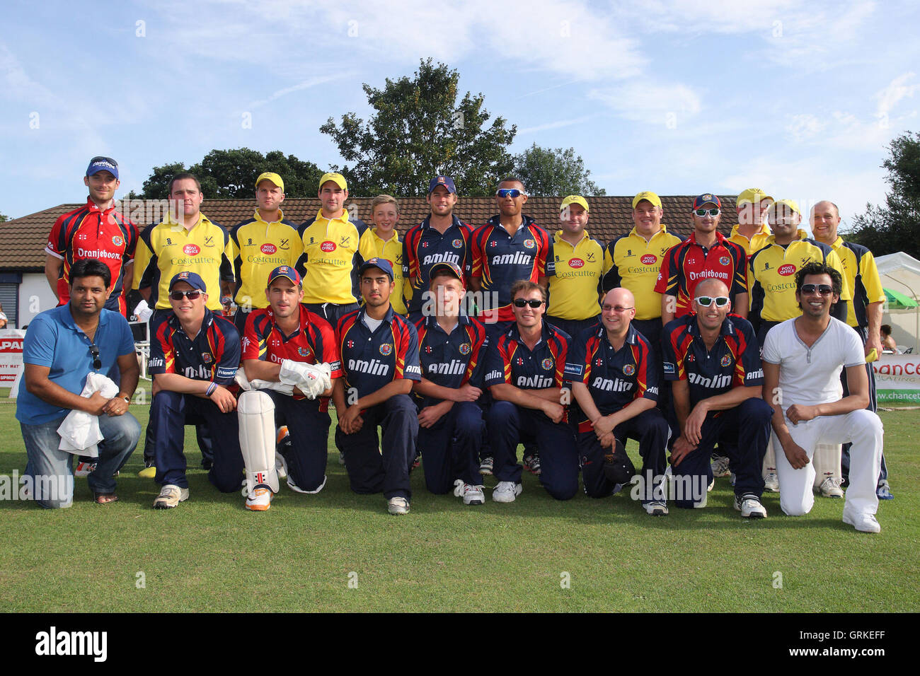 Upminster and Essex players pose for a team photo - Upminster CC vs ...