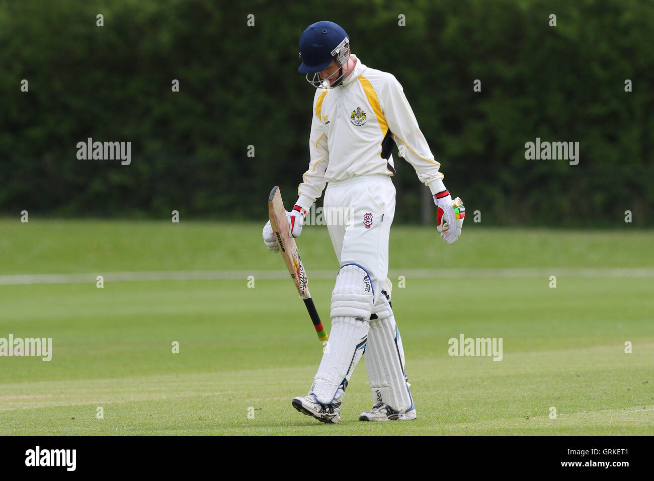 Billericay claim the fifth Gidea Park wicket - Billericay CC vs Gidea ...