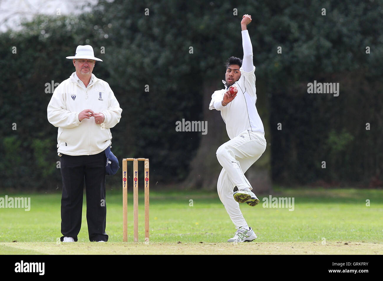 Chingford cricket club hi-res stock photography and images - Alamy